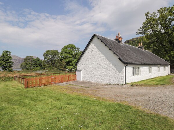 South Cottage, Pet Friendly, With Open Fire In Glenelg - Skye