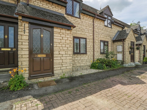 20 Honeycroft, Pet Friendly, With A Garden In Bourton-on-the-water - Bourton-on-the-Water