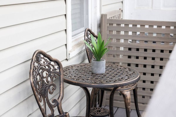Spacious Getaway In Little Italy With Parking - Monroeville, PA