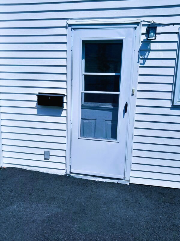 Tilto Executive Suite\ncozy Two Bedroom Apartment,\n4mins Drive To Mcallister Mall - ニュー・ブランズウィック