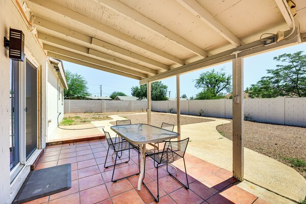 3 Mi To Dtwn Mesa: Home W/ Fenced Backyard! - Mesa, AZ