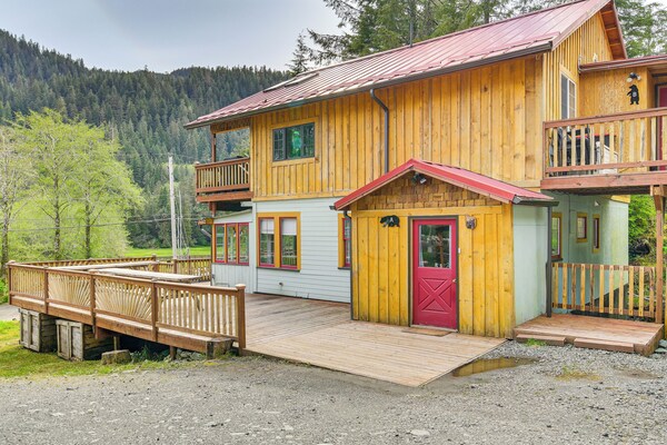 Salmon Return & Wildlife Roam: Ketchikan Getaway! - Ketchikan, AK