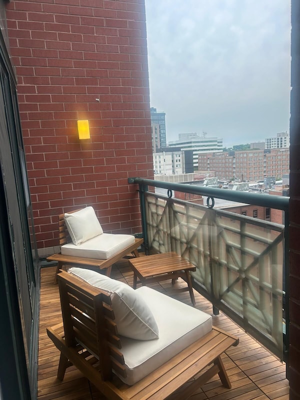 The Monroe | Elegant 2br/2ba Downtown Stamford | Designed By Lavish & Live - Stamford, CT
