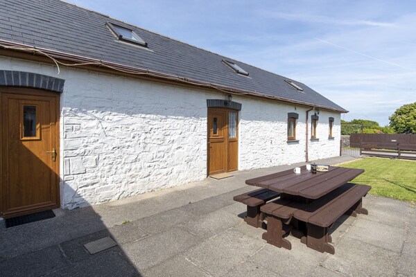 The Old Cow Barn - A Charming And Spacious Retreat - Laugharne