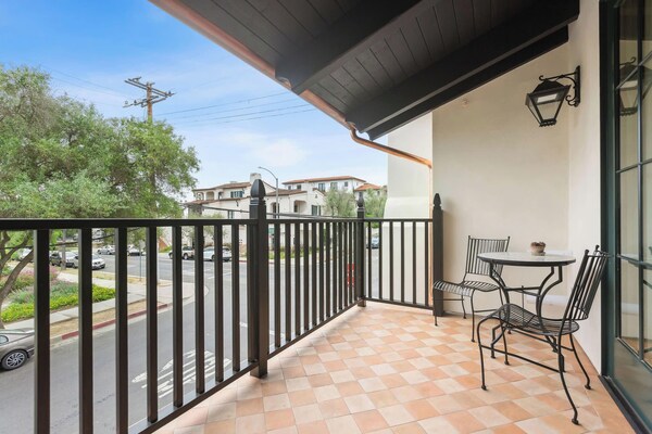 Casa Riviera 27 - Boutique Suites - Santa Barbara, CA
