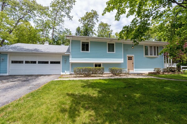Walk To Beach! 5br W/ Deck, Firepit & Big Yard - Michigan City, IN