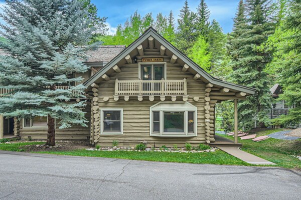Luxe Log Cabin On Gore Creek In Vail - Vail, CO