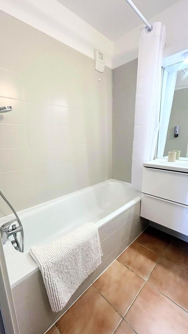 Apartamento-confortable-baño Con Bañera-terraza - Castelnau-d'Estrétefonds