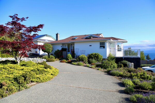 Amazing Ocean View House - Nanaimo