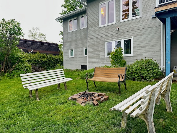Summer Retreat At The Venice Of Ontario - Bbq, Lake, Firepit - Sleeps 8 - Kawartha Lakes