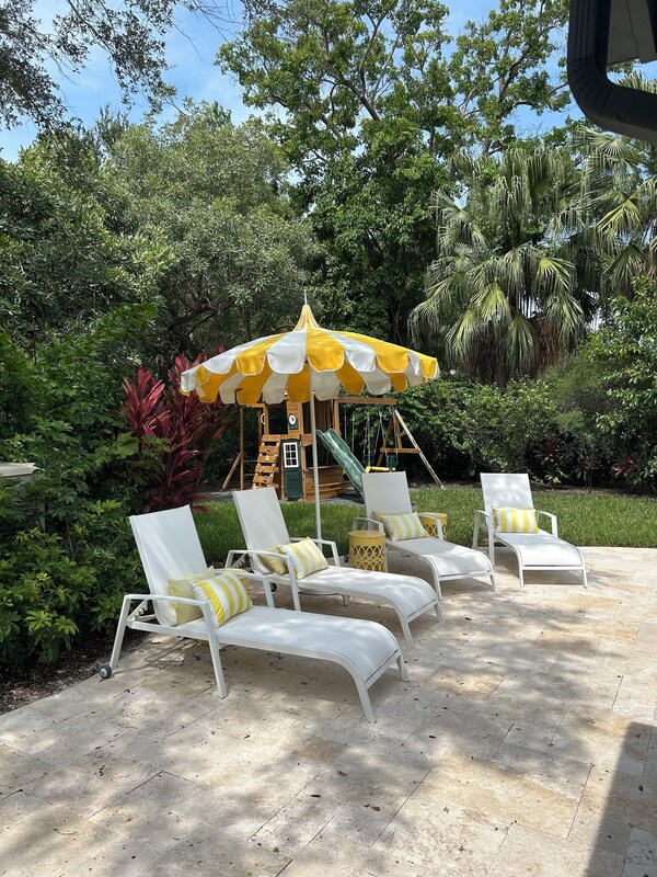 Modern Luxury Oasis  4br Sleeps 8  Heated Pool  Near Ocean & Keys - Cutler Bay, FL
