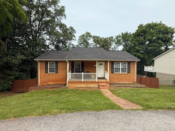 Spacious 5-bedroom House With Wifi, Ac In Charming Front Royal - Front Royal, VA