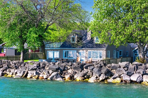 Sunroom Shores Lake Retreat Near Point Pelee - Leamington