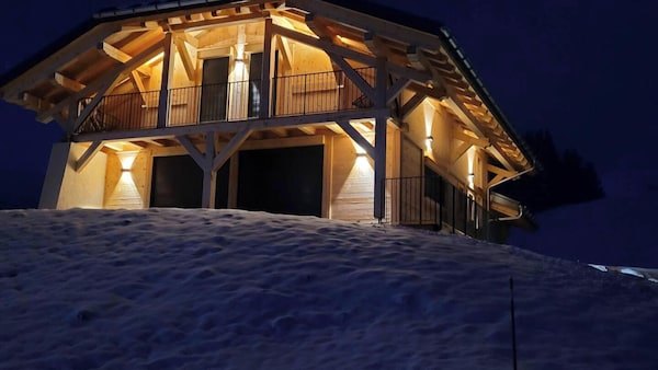 Chalet "Les 2 Sœurs" Avec Vue Sur Les Montagnes, Terrasse Privée Et Wi-fi - Crest-Voland