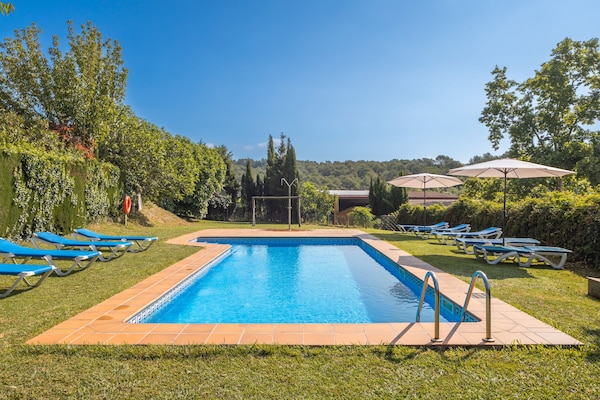 Holiday Home 'Mas' With Mountain View, Wi-fi And Air Conditioning - Banyoles
