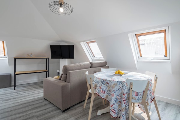 Apartamento 'Muelle' Con Vistas Al Mar Y Wi-fi - El Grove