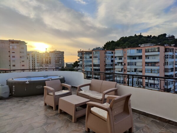Luxury Penthouse W/ Jacuzzi, Sea View, Billiards  Eagles Nest Vollga - Durrës
