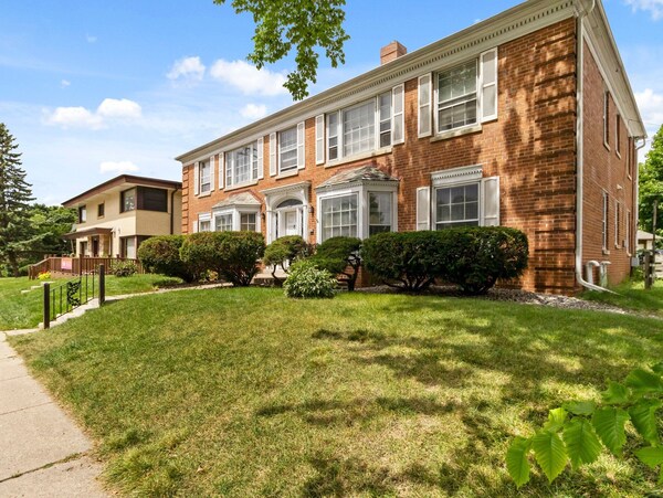 Tosa's Cozy Corner - Pet & Family Friendly, Walkable, Near Downtown Tosa & Mke! - Milwaukee