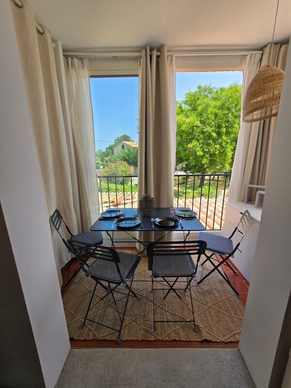 ️ Charmant Appartement Avec Loggia Ensoleillée, à Deux Pas Du Port De La Londe - La Londe-les-Maures