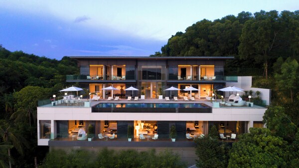 Cliff Top Residence -Spacious 6-bedrooms Luxury Villa In Ao Yon - Phuket