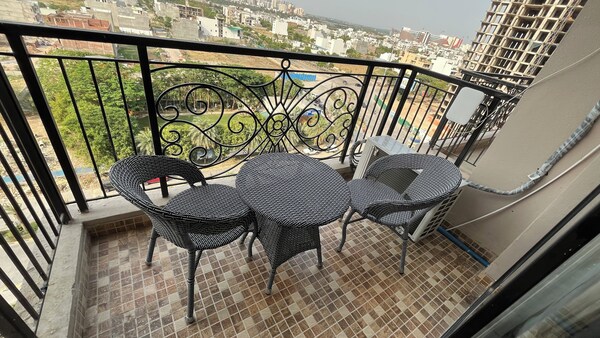 The Elite Luxe;escape To Our Elegant Hotel Room In Lucknow. - Lucknow