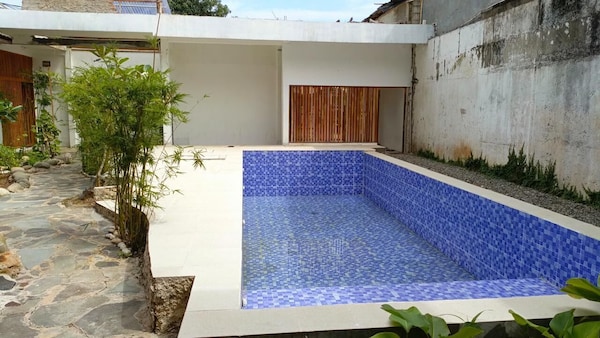 Japandi Inspired Ryokan In Jakarta, Great Location With Large Swimming Pool - Jakarta