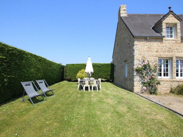 Casa Espaciosa En Réville Con Jardín Privado Y Cerca De La Playa - Barfleur