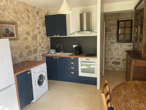 Gite In Superb Stone Farmhouse In Idyllic Setting, 10 Minutes From Beaches. - Signes