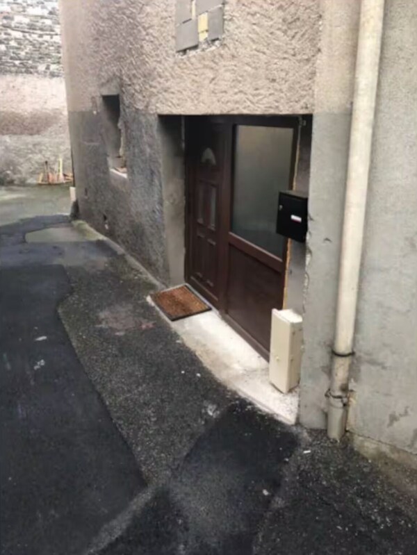 Maison Chaleureuse Et Rénovée Avec Baignoire Balnéo - Clermont-Ferrand