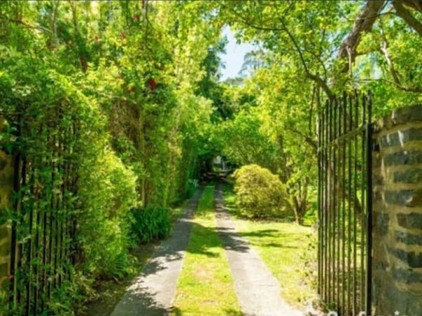 Warburton Riverside Sanctuary - Currawong Rd