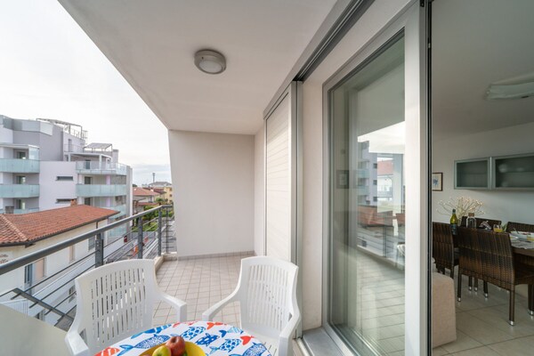 Elegant And Spacious Home With Modern Amenities - Lignano Sabbiadoro