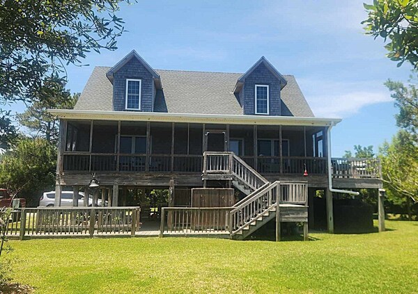 The Lake House: Private Large Yard L Screened Porch - Ocracoke, NC