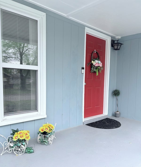Charming 3-bedroom House Near Downtown Marshfield - Marshfield, MO