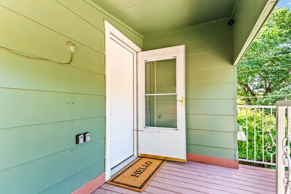 Newly Updated, Mins To Dfw | Tma - Irving, TX