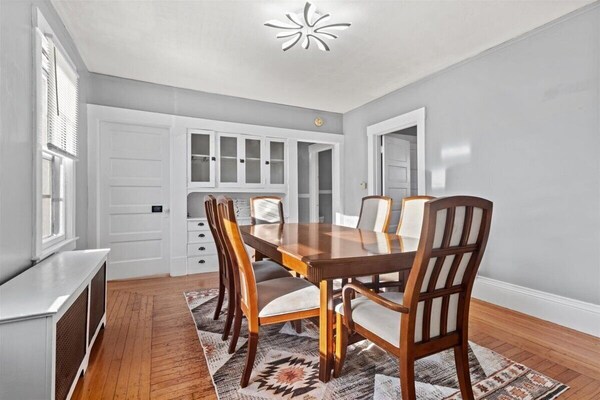 Updated & Cozy 2bd Near Blueback W. Off Street Parking, Utilities + Wifi - Bloomfield, CT