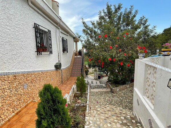 Villa En Las Montanas Con Piscinas, 30 Mins A Cuitat Valencia - Carlet