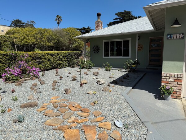 Charming 3-bedroom House With Wifi And Ac Half Mile From Beach In Lovely Montara - Half Moon Bay, CA