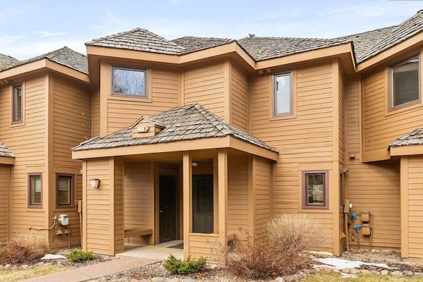 Lutsen Executive Townhome Ski-in/out Full Resort Amenities - Minnesota