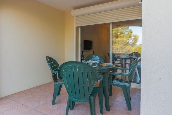 Appartement 'Golf De Pont Royal' Avec Vue Sur La Montagne, Wi-fi Et Climatisation - Lambesc