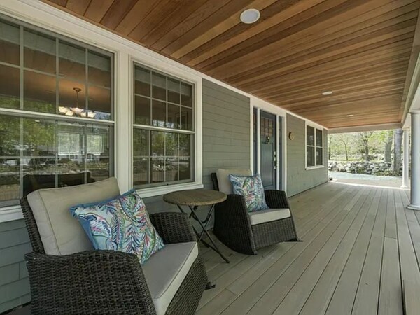 Charming Newly Renovated 4 Bedroom Home Walking Distance To Egypt Beach - Marshfield, MA