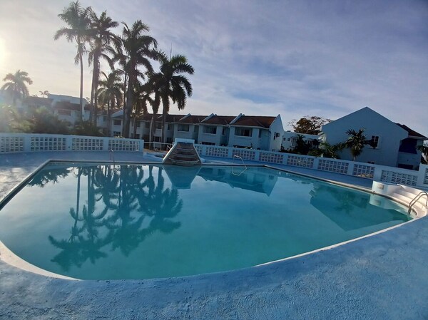 Peak Into Paradise Jamaica - Negril