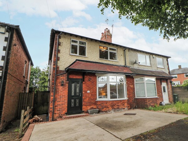 37 Berry Hill Lane, Pet Friendly, With A Garden In Mansfield - Sherwood Forest