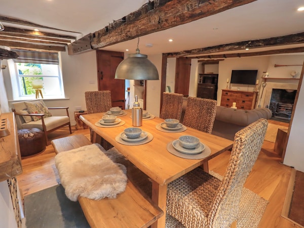 8 1/2 Church Street, Pet Friendly, With Hot Tub In Ambleside - Grasmere