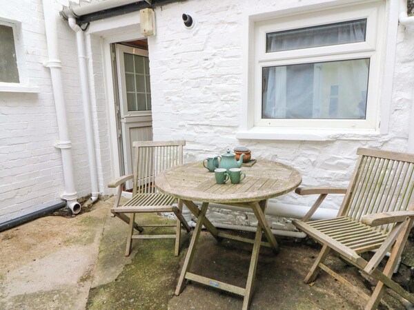 Hafan Fach, Pet Friendly, Character Holiday Cottage In Aberystwyth - Aberystwyth