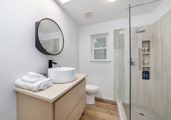 Relaxing 3br Home In Irving | Near Attractions - Grand Prairie, TX
