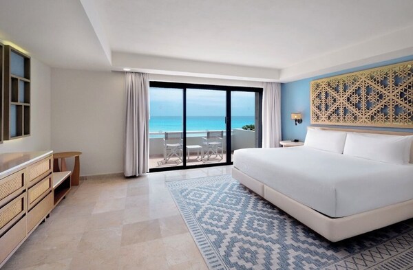 Oceanview 3-room Suite W/ Soaking Tub, All-inclusive Resort Perks - Cancún