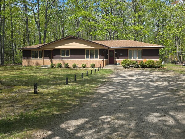 Linares Ranch Northern Escape Sleeps 8 - Indian River, MI