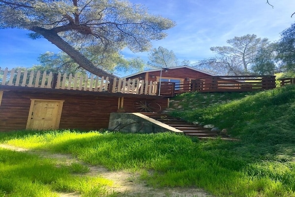 Tranquil Equestrian Retreat In Shadow Hills  Ideal For Extended Stays - Los Angeles, CA