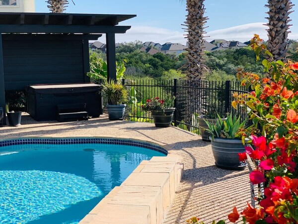 Best View In Satx! Exclusive Hilltop Gem|pool|htub - San Antonio, TX