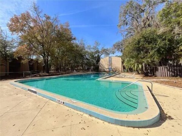 Close To Uf Condo 2 Beds 1 Bath With Parking In Gainesville, Fl - Gainesville, FL